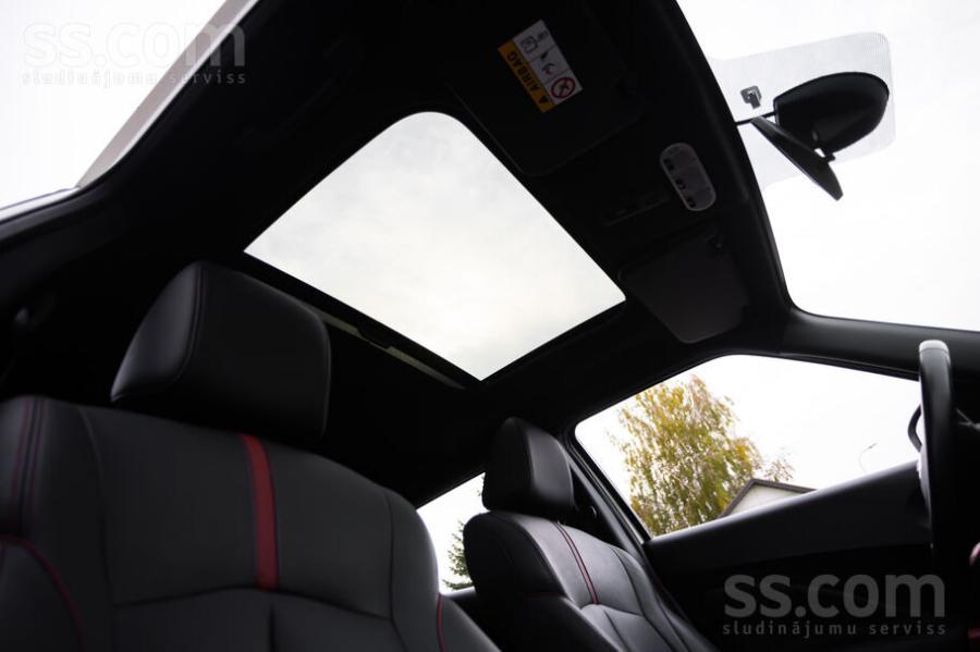 White Nissan Juke 2015 in Jelgava, with an engine capacity of 1.20 L and mileage of 121 thousand km for 7390 €, photo 9 on AUTOMOTO.COM.LV