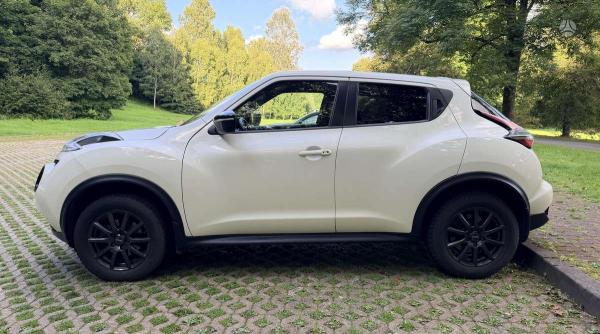Balts Nissan Juke 2016 Viļņa, ar dzinēja tilpumu 1.60 L un nobraukumu 37 tūkst. km par 9500 €, foto 4 vietnē AUTOMOTO.COM.LV