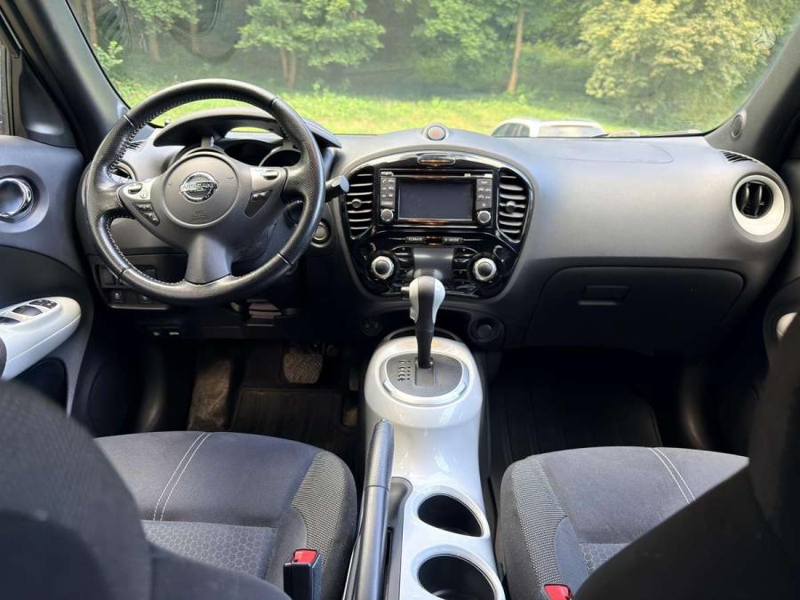 White Nissan Juke 2016 in Vilnius, with an engine capacity of 1.60 L and mileage of 37 thousand km for 9500 €, photo 17 on AUTOMOTO.COM.LV