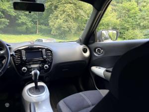 White Nissan Juke 2016 in Vilnius, with an engine capacity of 1.60 L and mileage of 37 thousand km for 9500 €, photo 20 on AUTOMOTO.COM.LV