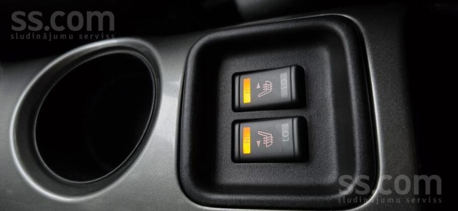 Balts Nissan Juke 2016 Rīga, ar dzinēja tilpumu 1.60 L un nobraukumu 104 tūkst. km par 6800 €, foto 12 vietnē AUTOMOTO.COM.LV