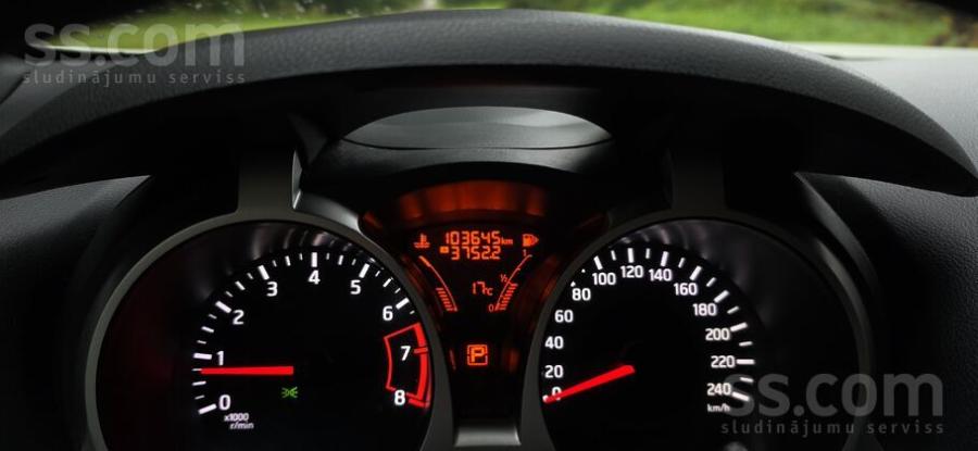 Balts Nissan Juke 2016 Rīga, ar dzinēja tilpumu 1.60 L un nobraukumu 104 tūkst. km par 6800 €, foto 19 vietnē AUTOMOTO.COM.LV