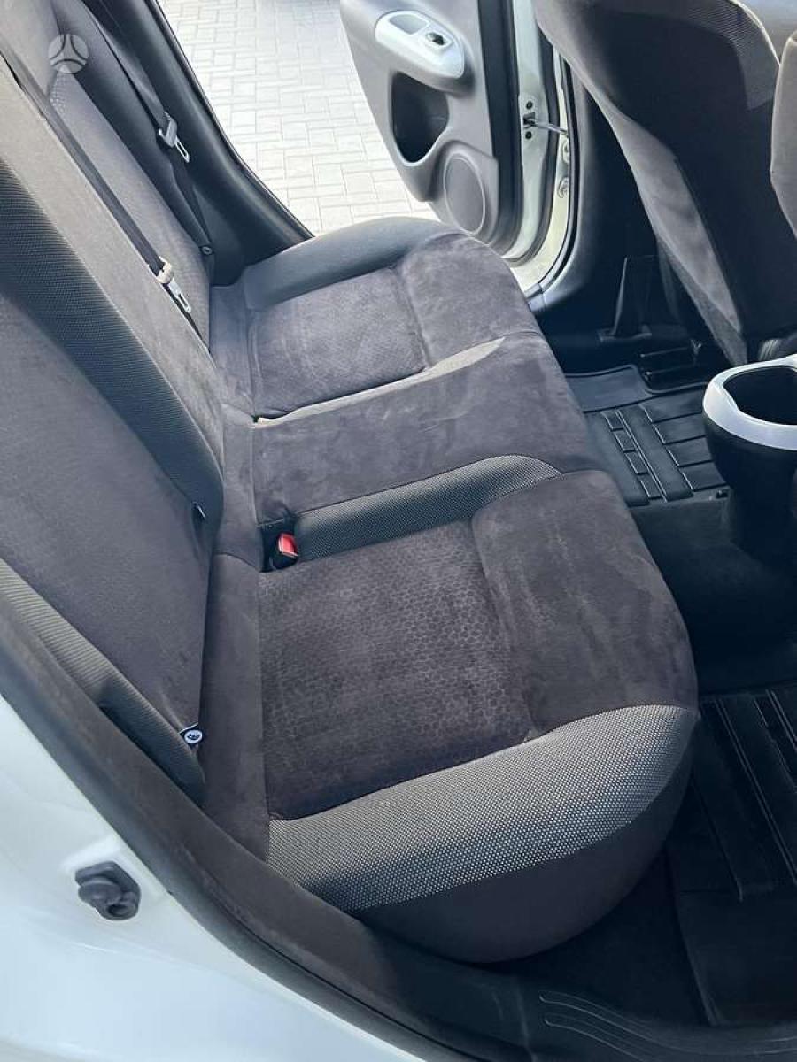 Balts Nissan Juke 2016 Viļņa, ar dzinēja tilpumu 1.60 L un nobraukumu 165 tūkst. km par 6750 €, foto 11 vietnē AUTOMOTO.COM.LV