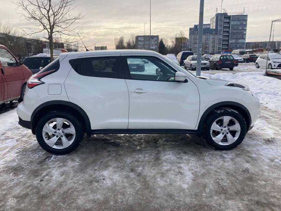 White Nissan Juke 2018 in Vilnius, with an engine capacity of 1.20 L and mileage of 134 thousand km for 7300 €, photo 3 on AUTOMOTO.COM.LV