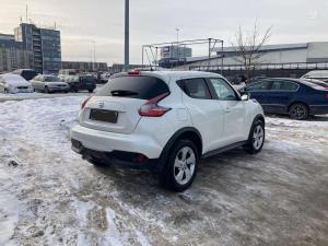 White Nissan Juke 2018 in Vilnius, with an engine capacity of 1.20 L and mileage of 134 thousand km for 7300 €, photo 4 on AUTOMOTO.COM.LV