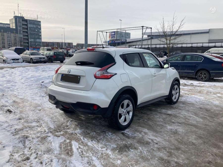White Nissan Juke 2018 in Vilnius, with an engine capacity of 1.20 L and mileage of 134 thousand km for 7300 €, photo 4 on AUTOMOTO.COM.LV