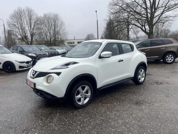 White Nissan Juke 2018 in Riga, with an engine capacity of 1.60 L and mileage of 67 thousand km for 9790 €, photo 1 on AUTOMOTO.COM.LV