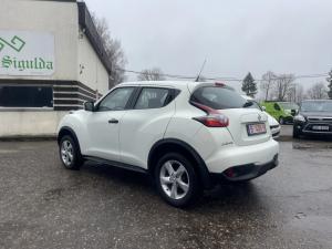 White Nissan Juke 2018 in Riga, with an engine capacity of 1.60 L and mileage of 67 thousand km for 9790 €, photo 5 on AUTOMOTO.COM.LV