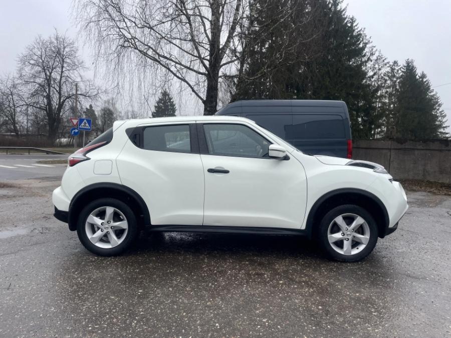 White Nissan Juke 2018 in Riga, with an engine capacity of 1.60 L and mileage of 67 thousand km for 9790 €, photo 6 on AUTOMOTO.COM.LV