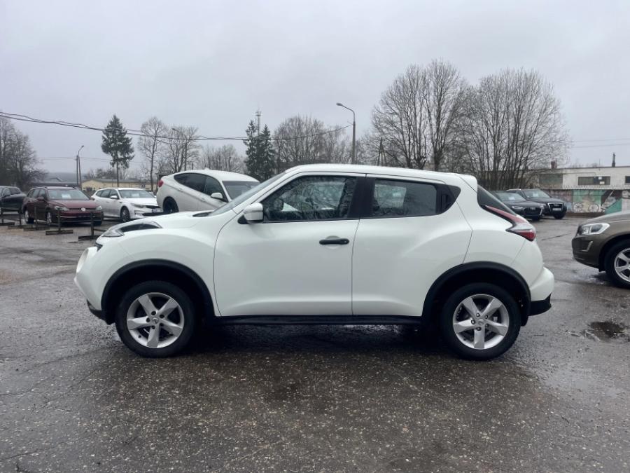 White Nissan Juke 2018 in Riga, with an engine capacity of 1.60 L and mileage of 67 thousand km for 9790 €, photo 7 on AUTOMOTO.COM.LV
