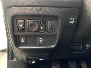 White Nissan Juke 2018 in Riga, with an engine capacity of 1.60 L and mileage of 67 thousand km for 9790 €, photo 12 on AUTOMOTO.COM.LV