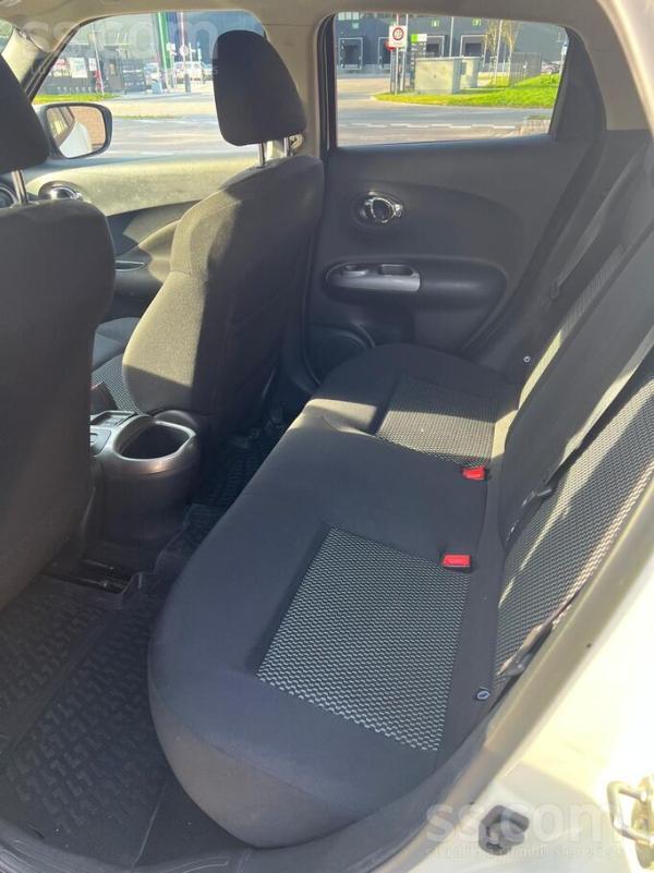 White Nissan Juke 2018 in Riga, with an engine capacity of 1.60 L and mileage of 88 thousand km for 8300 €, photo 9 on AUTOMOTO.COM.LV