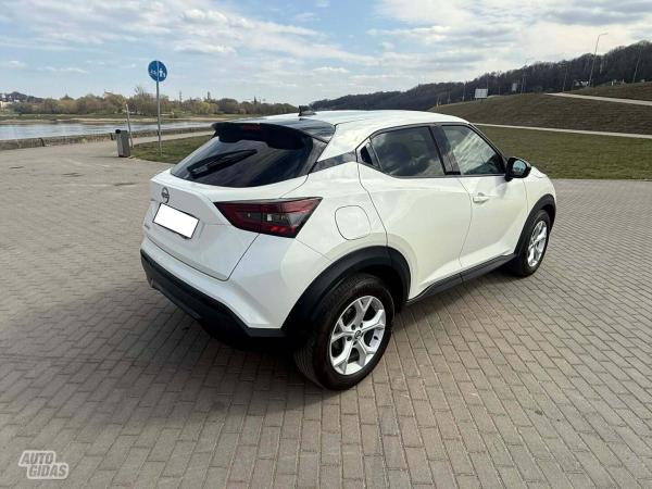 White Nissan Juke 2020 in Kaunas, with an engine capacity of 1.00 L and mileage of 26 thousand km for 16500 €, photo 4 on AUTOMOTO.COM.LV