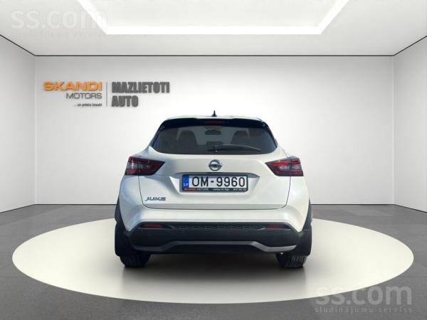 White Nissan Juke 2020 in Riga, with an engine capacity of 1.00 L and mileage of 80 thousand km for 13290 €, photo 5 on AUTOMOTO.COM.LV
