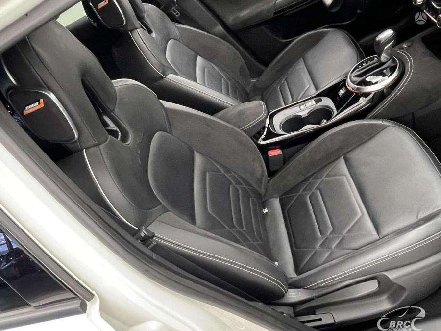 White Nissan Juke 2020 in Vilnius, with an engine capacity of 1.00 L and mileage of 136 thousand km for 11900 €, photo 7 on AUTOMOTO.COM.LV