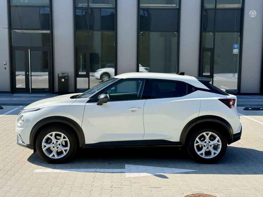 White Nissan Juke 2020 in Vilnius, with an engine capacity of 1.00 L and mileage of 26 thousand km for 13800 €, photo 5 on AUTOMOTO.COM.LV