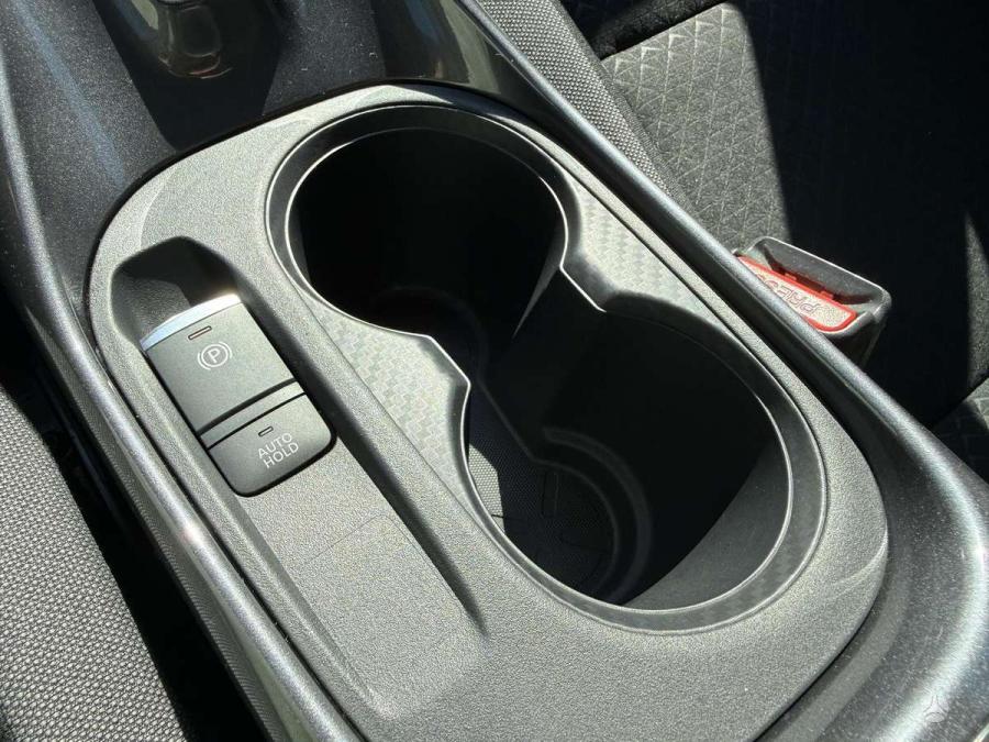 White Nissan Juke 2020 in Vilnius, with an engine capacity of 1.00 L and mileage of 26 thousand km for 13800 €, photo 18 on AUTOMOTO.COM.LV