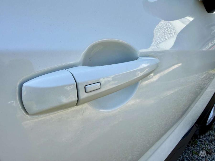 White Nissan Juke 2020 in Vilnius, with an engine capacity of 1.00 L and mileage of 26 thousand km for 13800 €, photo 30 on AUTOMOTO.COM.LV