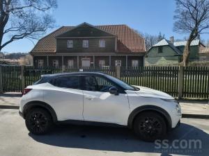 White Nissan Juke 2022 in Riga, with an engine capacity of 1.00 L and mileage of 38 thousand km for 15999 €, photo  on AUTOMOTO.COM.LV