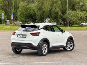 White Nissan Juke 2022 in Riga, with an engine capacity of 1.00 L and mileage of 71 thousand km for 12750 €, photo 5 on AUTOMOTO.COM.LV