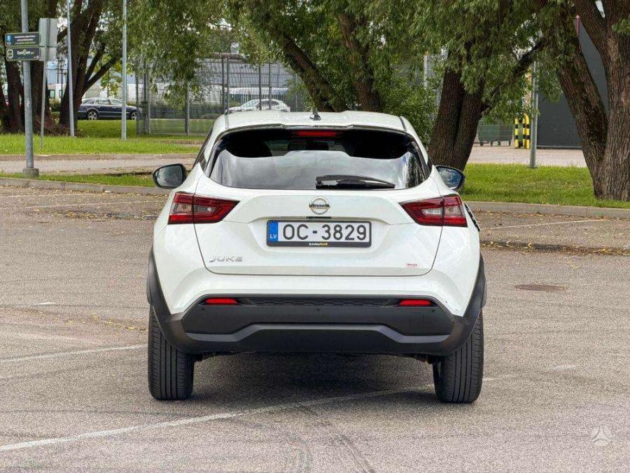 White Nissan Juke 2022 in Riga, with an engine capacity of 1.00 L and mileage of 71 thousand km for 12750 €, photo 7 on AUTOMOTO.COM.LV