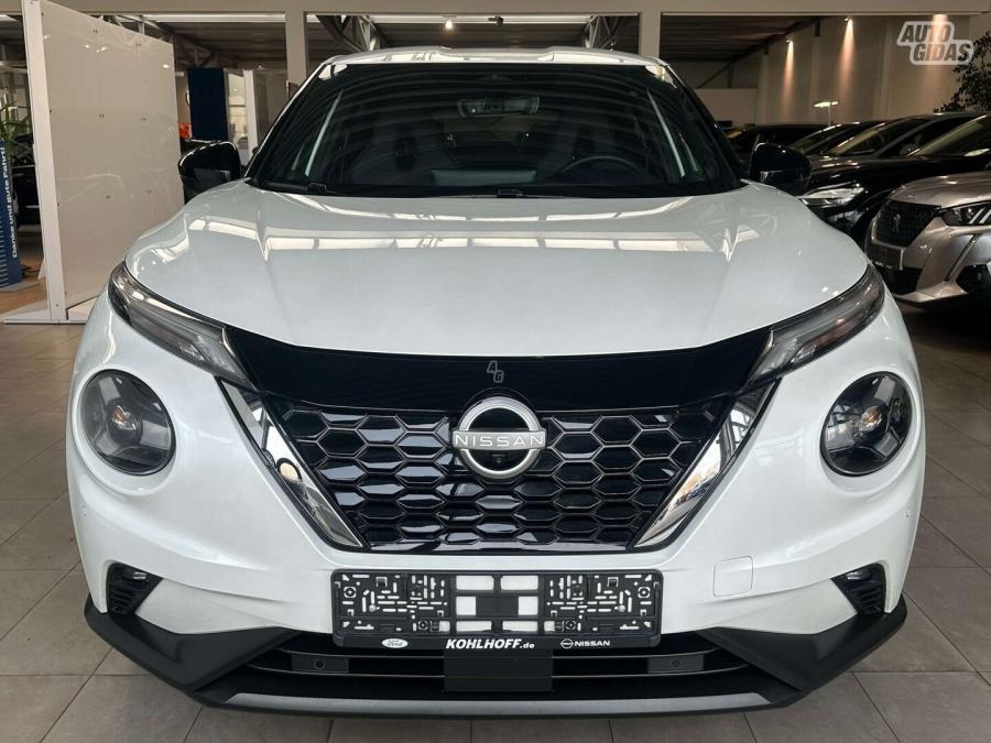 White Nissan Juke 2024 in Kaunas, with an engine capacity of 0.00 L and mileage of 17 thousand km for 27951 €, photo 2 on AUTOMOTO.COM.LV