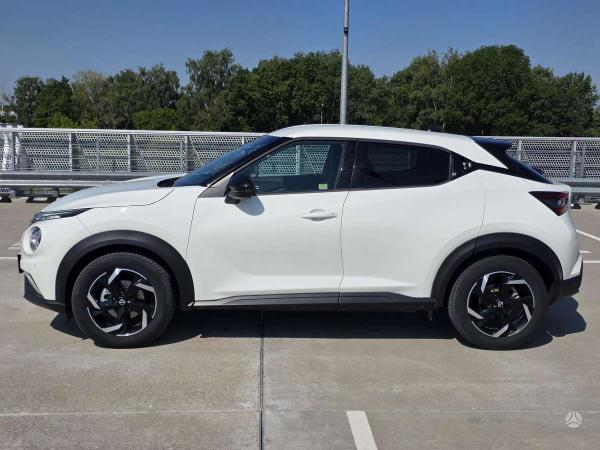 White Nissan Juke 2024 in Vilnius, with an engine capacity of 1.60 L and mileage of 28 thousand km for 21250 €, photo 8 on AUTOMOTO.COM.LV