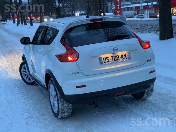 Balts Nissan Juke 2011 Rīga, ar dzinēja tilpumu 1.50 L un nobraukumu 184 tūkst. km par 4999 €, foto 4 vietnē AUTOMOTO.COM.LV