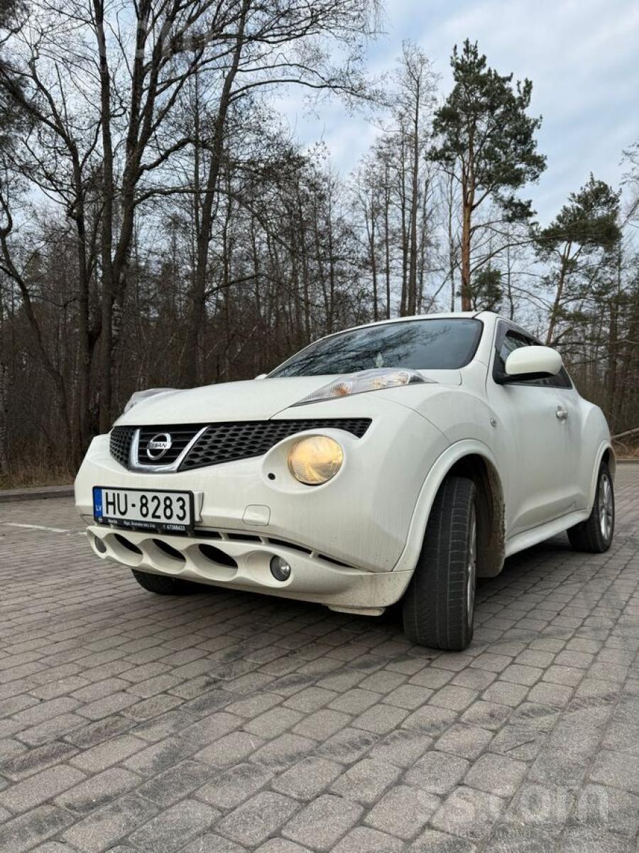 White Nissan Juke 2011 in Riga, with an engine capacity of 1.60 L and mileage of 209 thousand km for 4600 €, photo 4 on AUTOMOTO.COM.LV