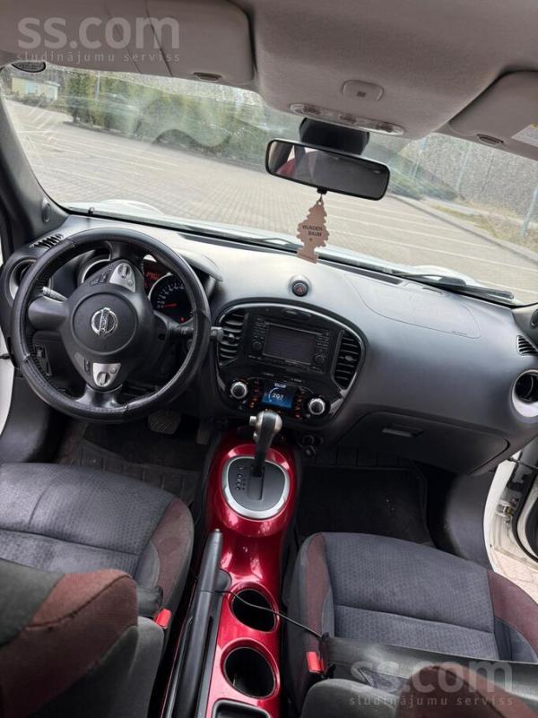 White Nissan Juke 2011 in Riga, with an engine capacity of 1.60 L and mileage of 209 thousand km for 4400 €, photo 8 on AUTOMOTO.COM.LV
