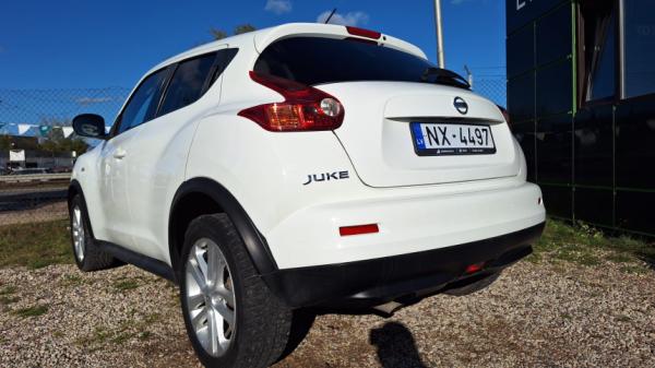 White Nissan Juke 2012 in Riga, with an engine capacity of 1.60 L and mileage of 245 thousand km for 5490 €, photo 4 on AUTOMOTO.COM.LV
