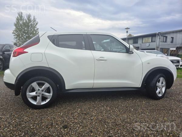 Nissan Juke 2012 Rīga vietnē Balts Nissan Juke 2012 Rīga, ar dzinēja tilpumu 1.60 L un nobraukumu 0 tūkst. km par 5500 €, foto 5 vietnē AUTOMOTO.COM.LV