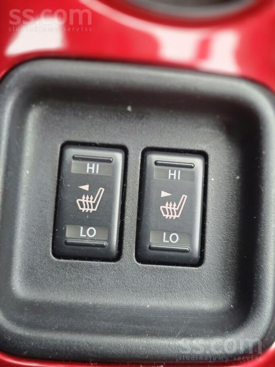 Balts Nissan Juke 2012 Rīga, ar dzinēja tilpumu 1.60 L un nobraukumu 0 tūkst. km par 5500 €, foto 18 vietnē AUTOMOTO.COM.LV
