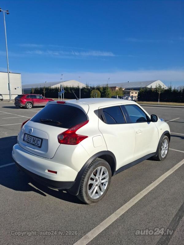 Balts Nissan Juke 2013 Tallina, ar dzinēja tilpumu 1.60 L un nobraukumu 205 tūkst. km par 4700 €, foto 4 vietnē AUTOMOTO.COM.LV