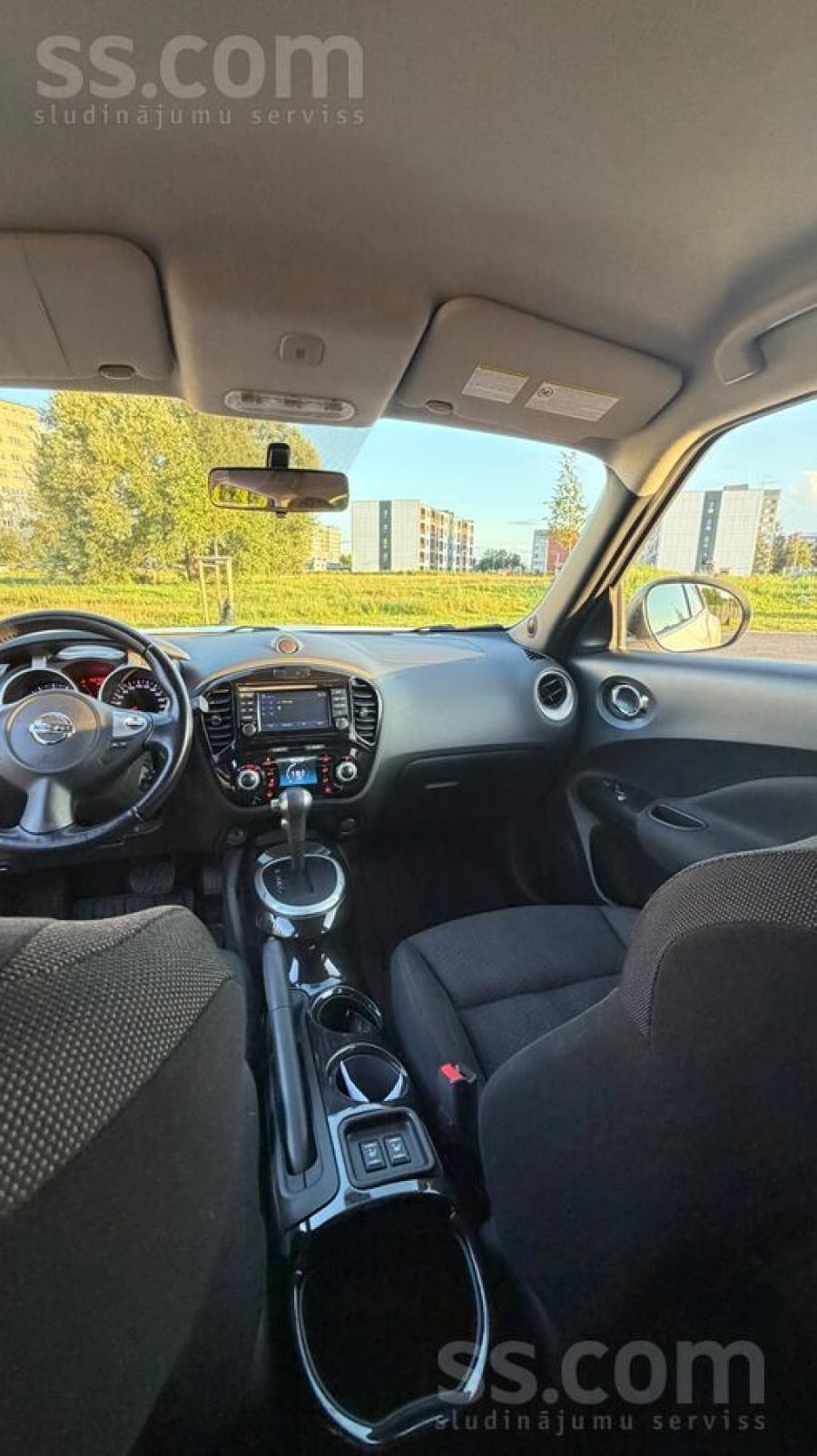 White Nissan Juke 2013 in Riga, with an engine capacity of 1.60 L and mileage of 133 thousand km for 6500 €, photo 10 on AUTOMOTO.COM.LV
