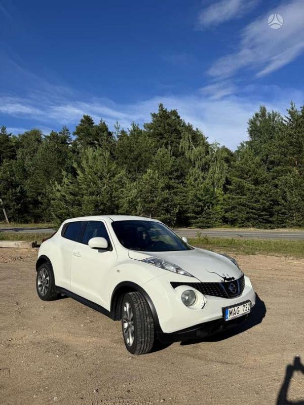 White Nissan Juke 2014 in Vilnius, with an engine capacity of 1.46 L and mileage of 228 thousand km for 3000 €, photo 1 on AUTOMOTO.COM.LV