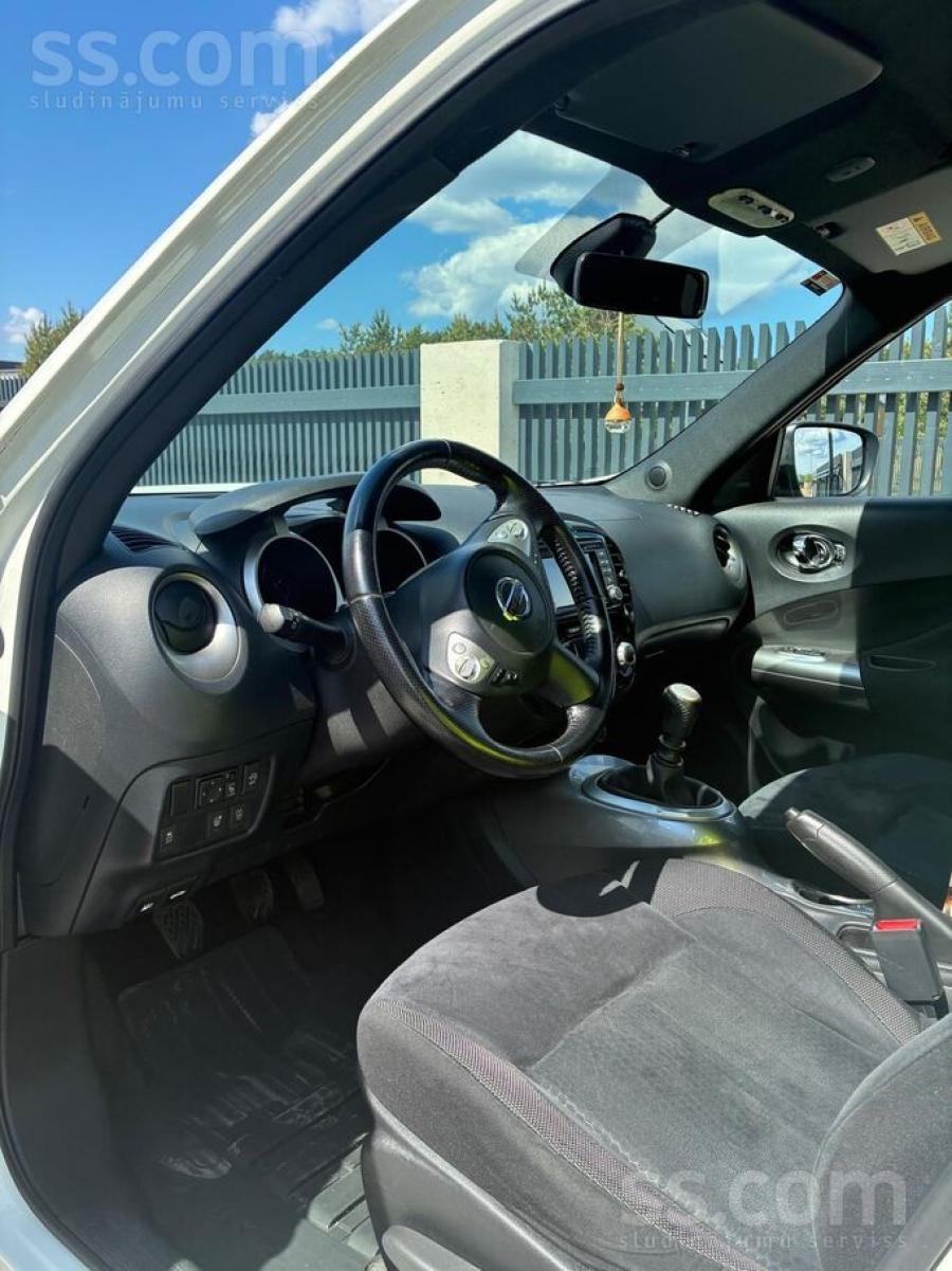 White Nissan Juke 2015 in Riga, with an engine capacity of 1.20 L and mileage of 0 thousand km for 6500 €, photo 5 on AUTOMOTO.COM.LV
