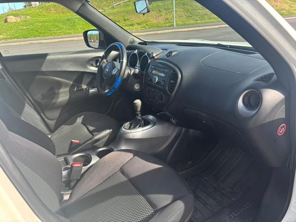 White Nissan Juke 2015 in Narva, with an engine capacity of 1.50 L and mileage of 190 thousand km for 4700 €, photo 6 on AUTOMOTO.COM.LV