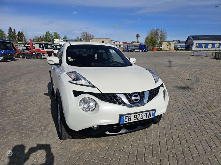 White Nissan Juke 2016 in Taurage, with an engine capacity of 1.50 L and mileage of 261 thousand km for 5700 €, photo 5 on AUTOMOTO.COM.LV