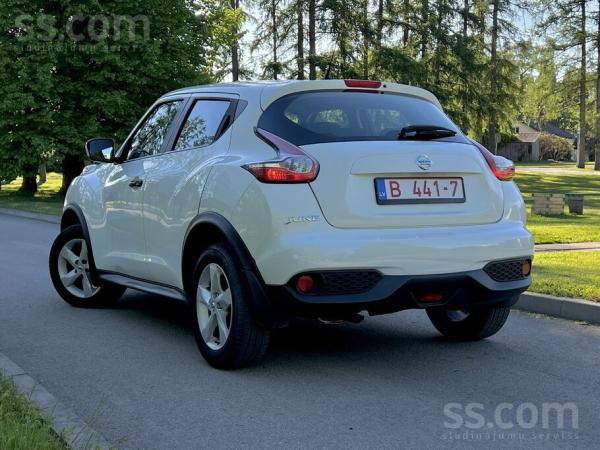 White Nissan Juke 2018 in Cesis, with an engine capacity of 1.60 L and mileage of 67 thousand km for 8450 €, photo 2 on AUTOMOTO.COM.LV