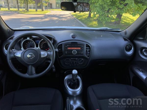 White Nissan Juke 2018 in Cesis, with an engine capacity of 1.60 L and mileage of 67 thousand km for 8450 €, photo 10 on AUTOMOTO.COM.LV