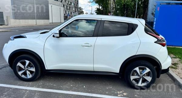 Nissan Juke 2018 Rīga vietnē Balts Nissan Juke 2018 Rīga, ar dzinēja tilpumu 1.60 L un nobraukumu 152 tūkst. km par 7500 €, foto 5 vietnē AUTOMOTO.COM.LV
