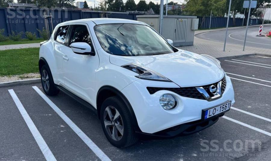 White Nissan Juke 2018 in Riga, with an engine capacity of 1.60 L and mileage of 152 thousand km for 7500 €, photo 1 on AUTOMOTO.COM.LV