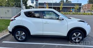 White Nissan Juke 2018 in Riga, with an engine capacity of 1.60 L and mileage of 152 thousand km for 7500 €, photo 4 on AUTOMOTO.COM.LV