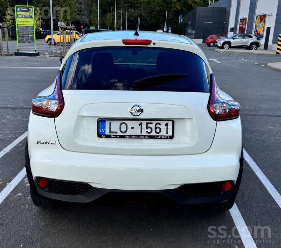 White Nissan Juke 2018 in Riga, with an engine capacity of 1.60 L and mileage of 152 thousand km for 7500 €, photo 9 on AUTOMOTO.COM.LV