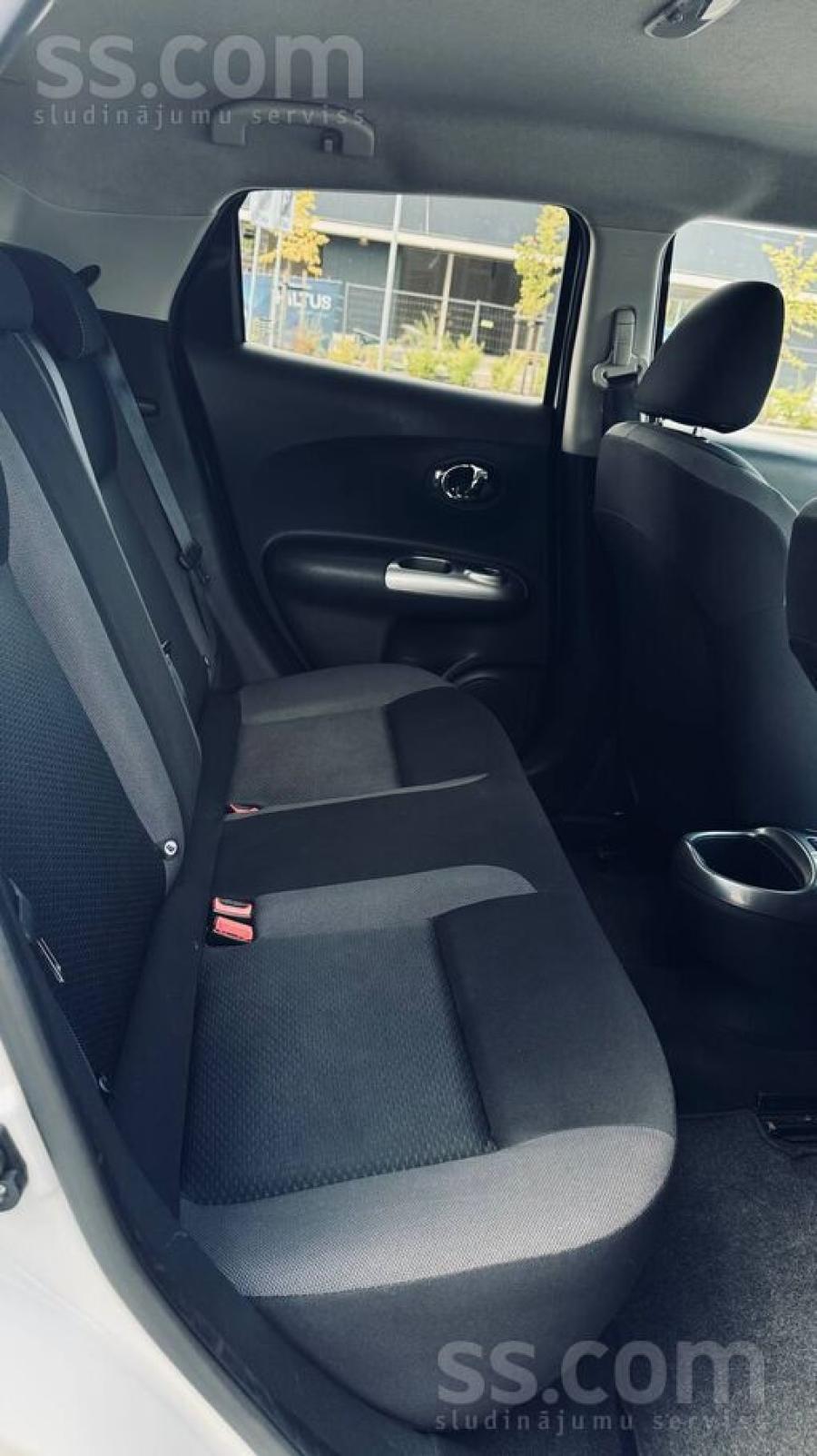 White Nissan Juke 2018 in Riga, with an engine capacity of 1.60 L and mileage of 152 thousand km for 7500 €, photo 15 on AUTOMOTO.COM.LV