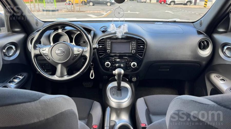 White Nissan Juke 2018 in Riga, with an engine capacity of 1.60 L and mileage of 152 thousand km for 7500 €, photo 16 on AUTOMOTO.COM.LV