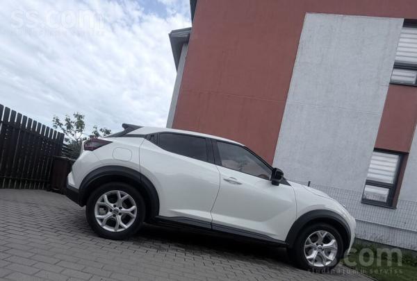 White Nissan Juke 2022 in Riga, with an engine capacity of 1.00 L and mileage of 95 thousand km for 13700 €, photo 8 on AUTOMOTO.COM.LV