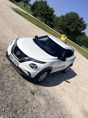 White Nissan Juke 2022 in Riga, with an engine capacity of 1.00 L and mileage of 98 thousand km for 13700 €, photo 3 on AUTOMOTO.COM.LV