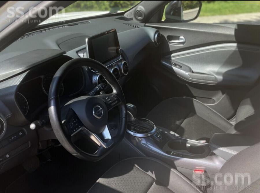 White Nissan Juke 2022 in Riga, with an engine capacity of 1.00 L and mileage of 98 thousand km for 13700 €, photo 5 on AUTOMOTO.COM.LV